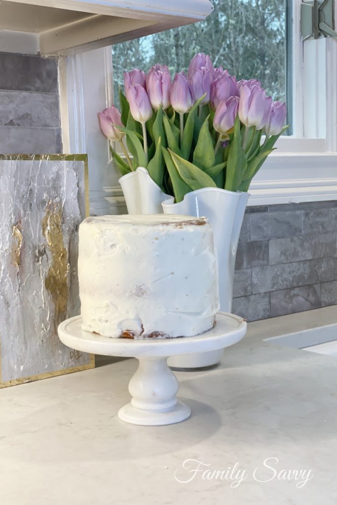 How to make the BEST white cake with buttercream frosting